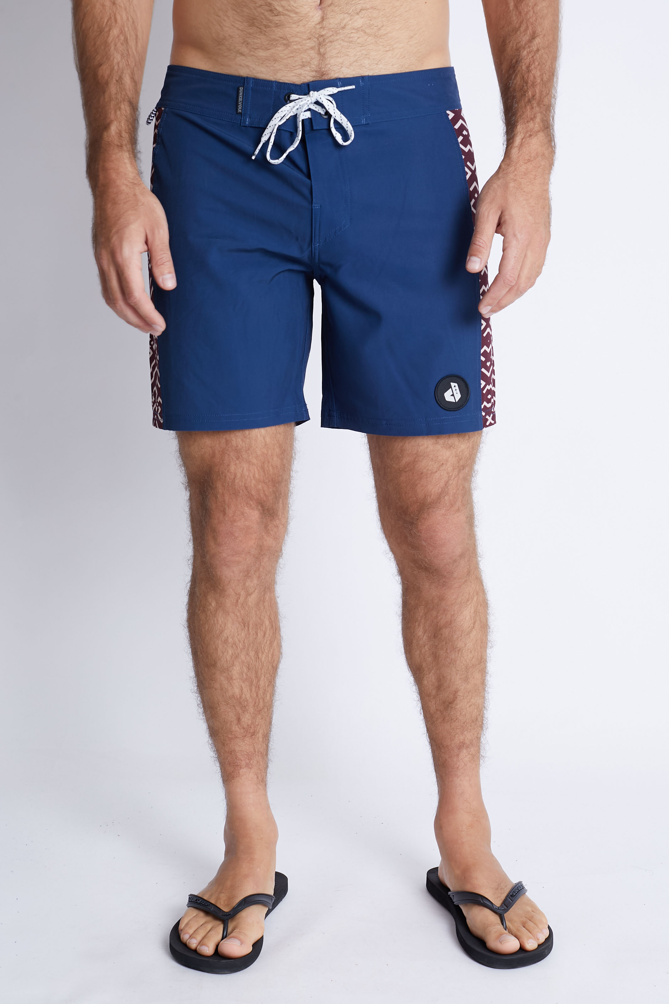 Ripley - ROPA DE BAÑO HOMBRE DUNKELVOLK AZUL LABERINTO 16"