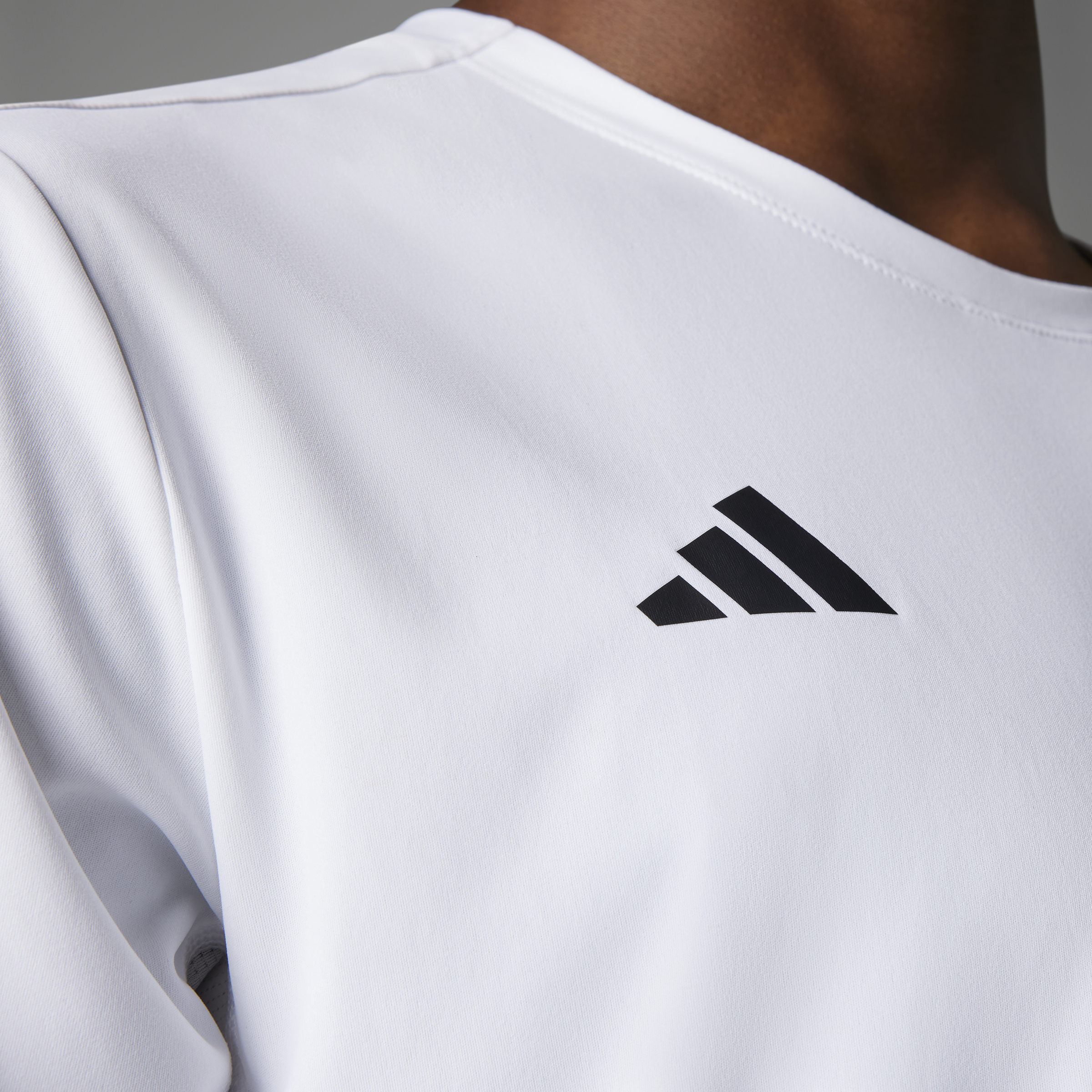POLO RUNNING HOMBRE ADIDAS IN1157 ADIZERO ESSENTIALS BLANCO