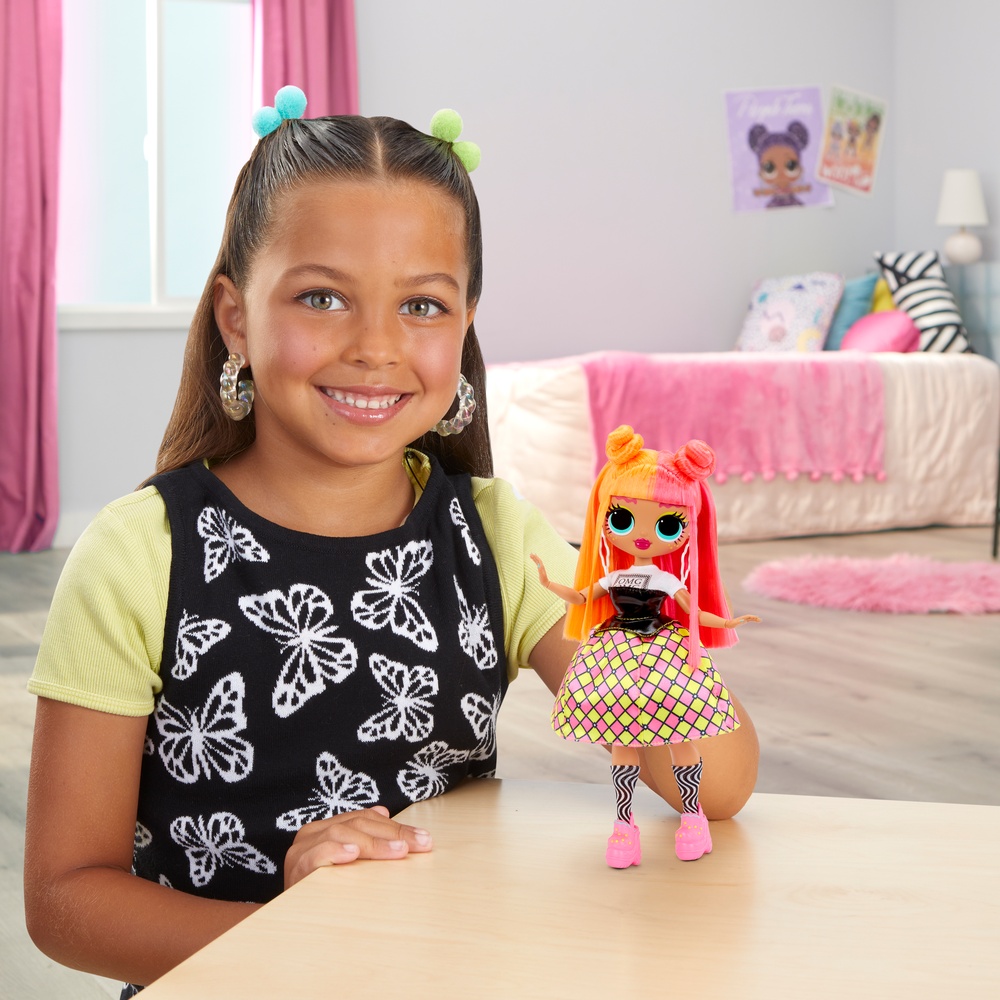 Ripley - MUÑECA L.O.L. SURPRISE OMG HOS NEONLICIOUS