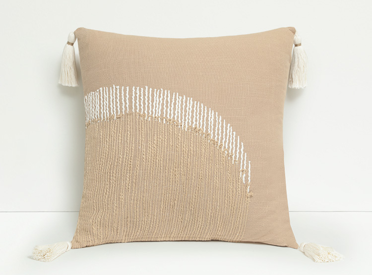 Ripley - COJÍN MAISON LINETT ONDAS 50X50 CM TAUPE BORDADO